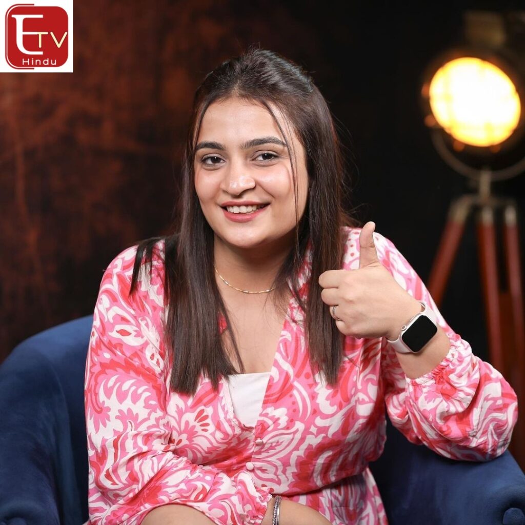 Kirti Mehra (Youtuber) Age, Income, Boyfriend, Video, Height, Family ...